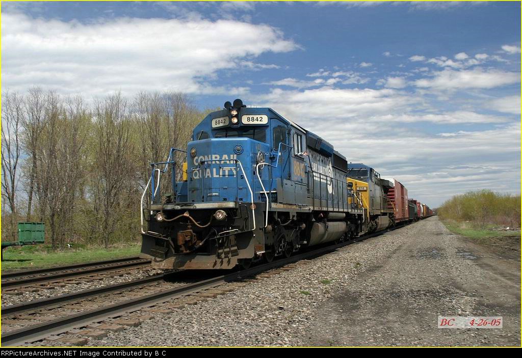 CSXT 8842 04/26/2005